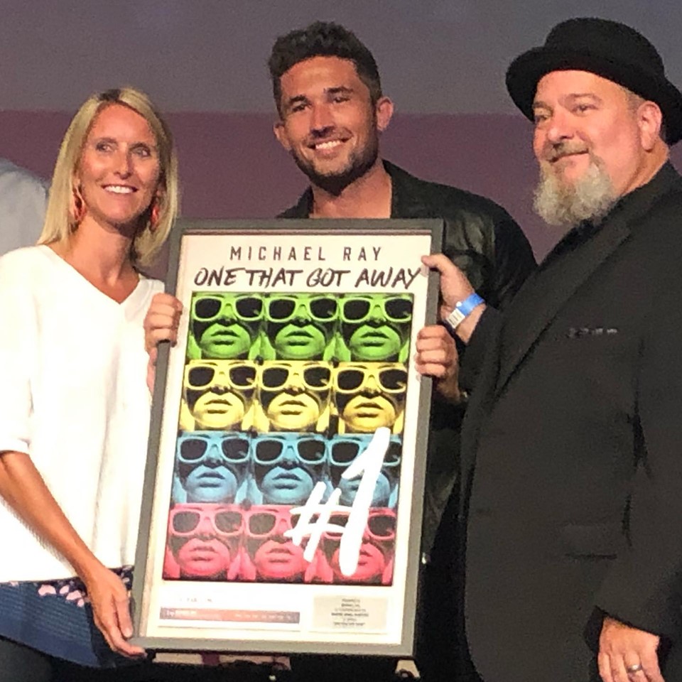 Michael Ray Celebrates 3rd Number One Hit ‘One That Got Away’ – Bethany ...