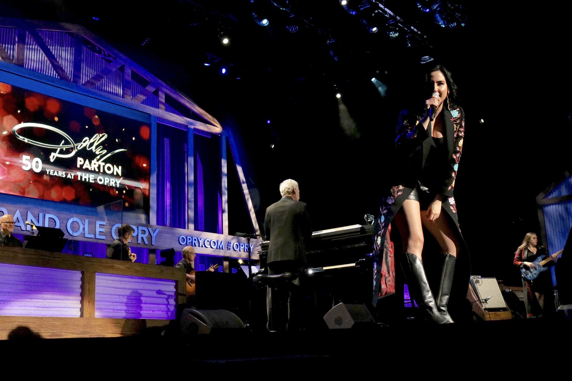 Music Spotlight: Candi Carpenter – Bethany Writes
