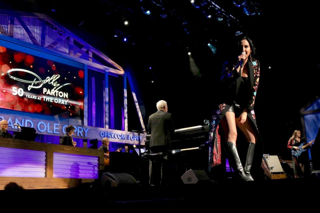 Music Spotlight: Candi Carpenter – Bethany Writes