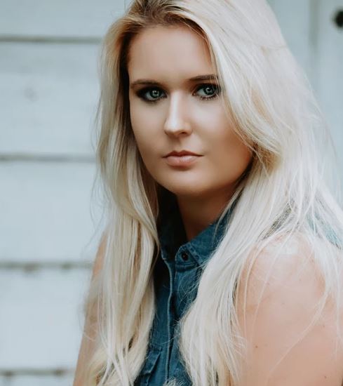 Music Spotlight: Tera Townsend – Bethany Writes