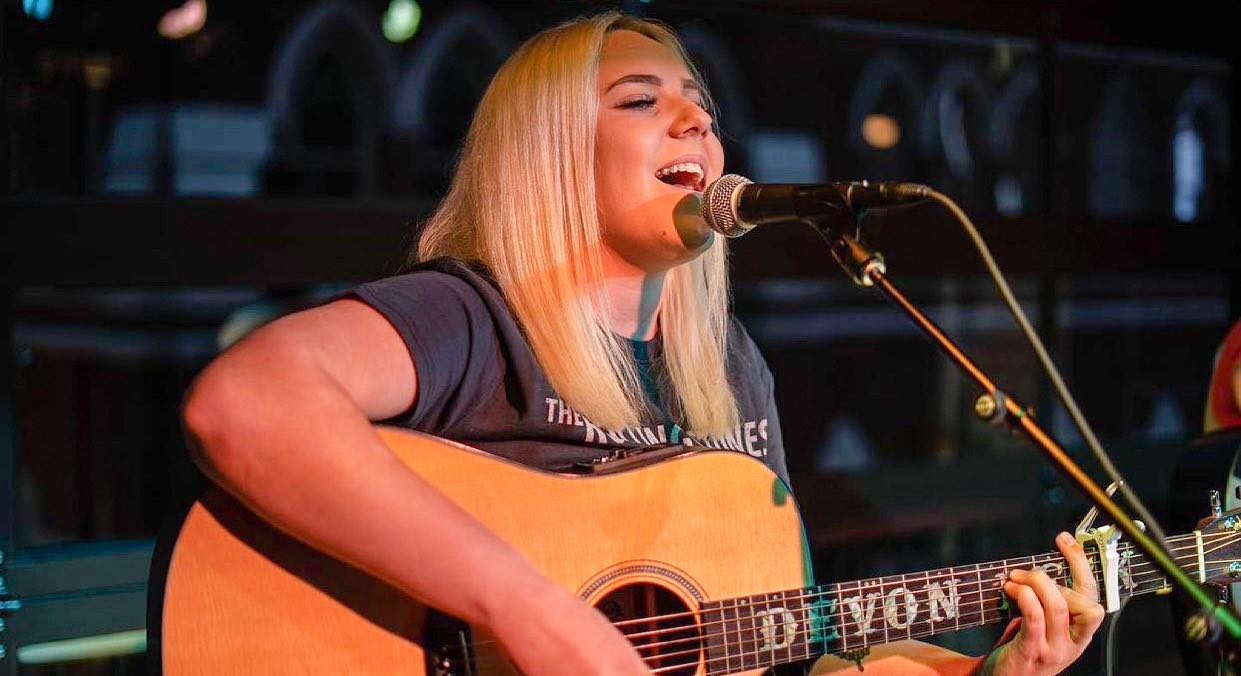 Music Spotlight: Devon Beck – Bethany Writes