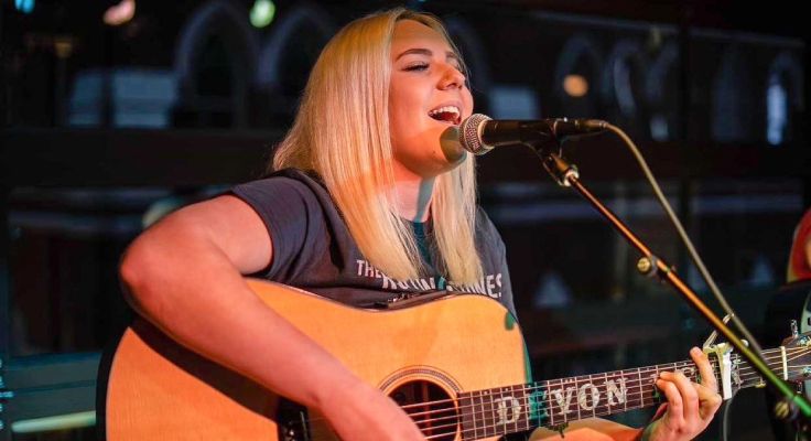 Music Spotlight: Devon Beck – Bethany Writes