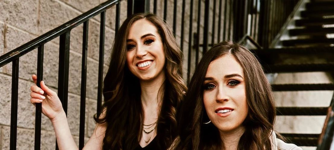 Music Spotlight: The Hobbs Sisters – Bethany Writes