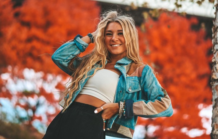 Music Spotlight: Julia Cole – Bethany Writes