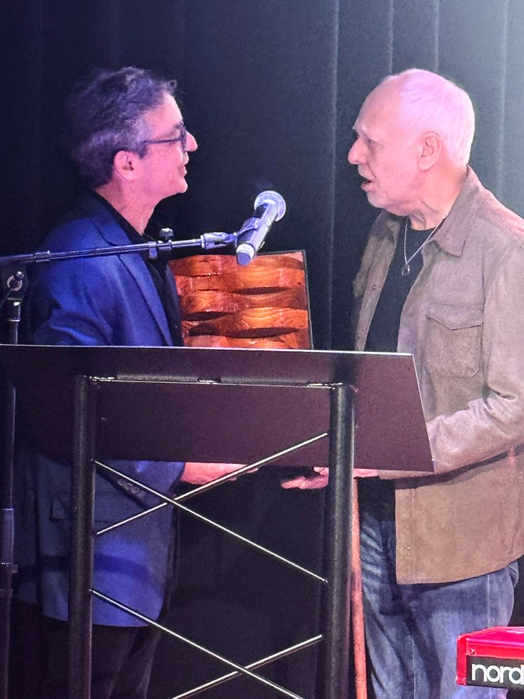 Legendary Musician Peter Frampton Honored With Les Paul Spirit Award ...