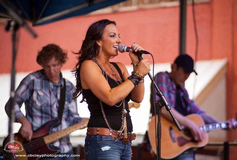 Tayla Lynn Releases ‘Singin Loretta’ – Bethany Writes